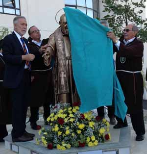 Enna. Inaugurata statua S. Pio all'ospedale - vivienna.it