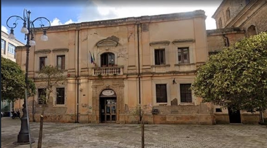 Architettura nell'ex scuola Pascoli a Enna Alta, tutto fermo - vivienna.it