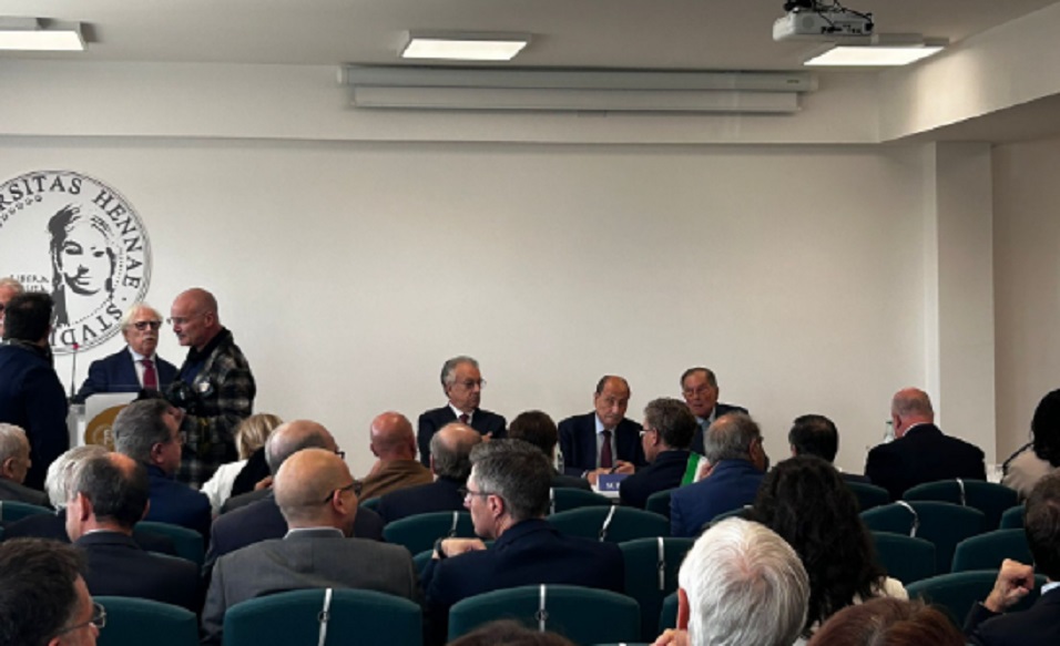 Kore, inaugurata la scuola di medicina, Schifani, "servono dottori" - vivienna.it