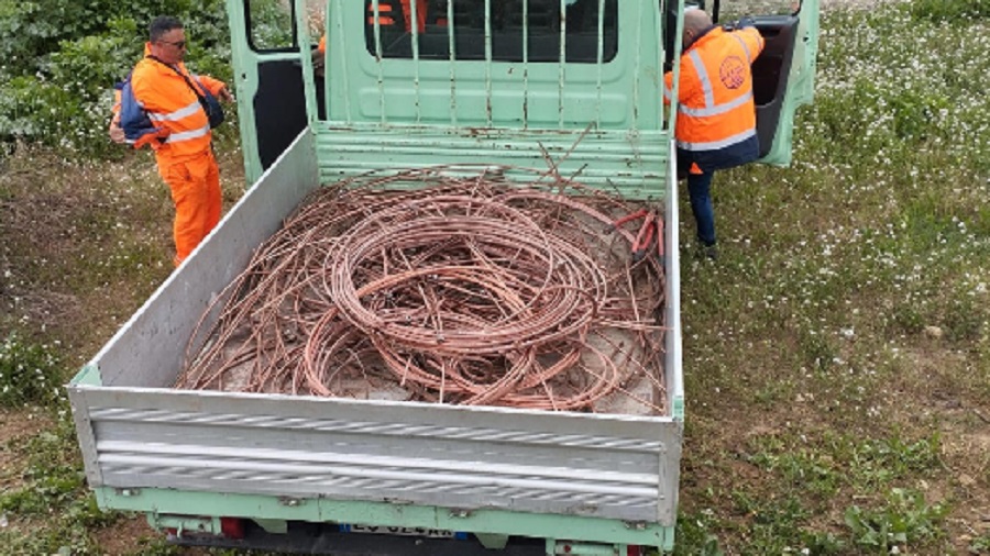 Linea ferroviaria, maxi furto di cavi di rame, lavori rallentati ...