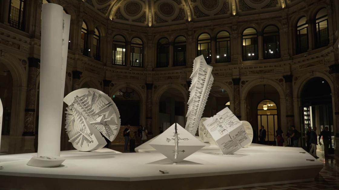 Milano, le opere di Arnaldo Pomodoro alle Gallerie d'Italia - vivienna.it
